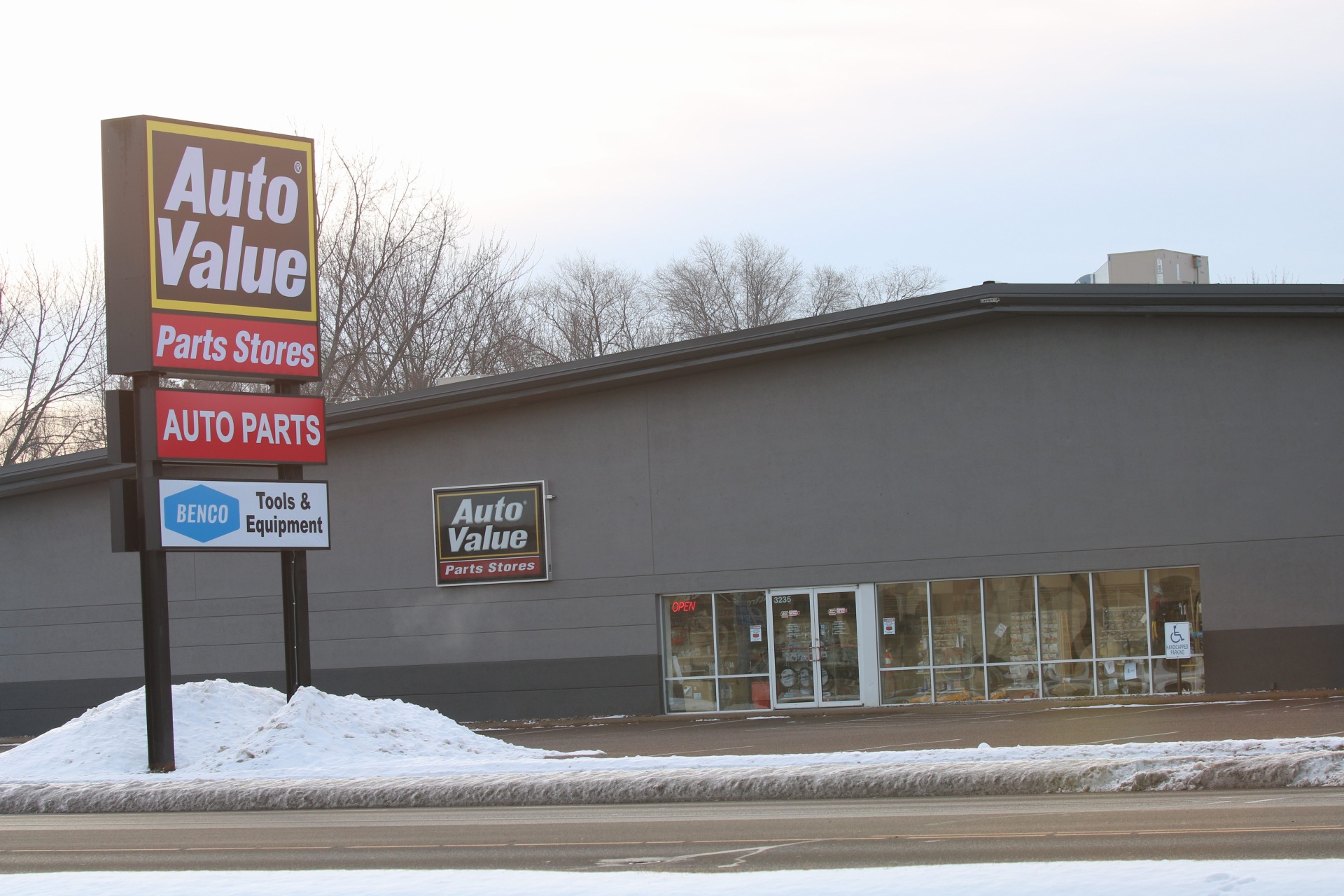 Eau Claire, WI | | Auto Value (Auto Value)